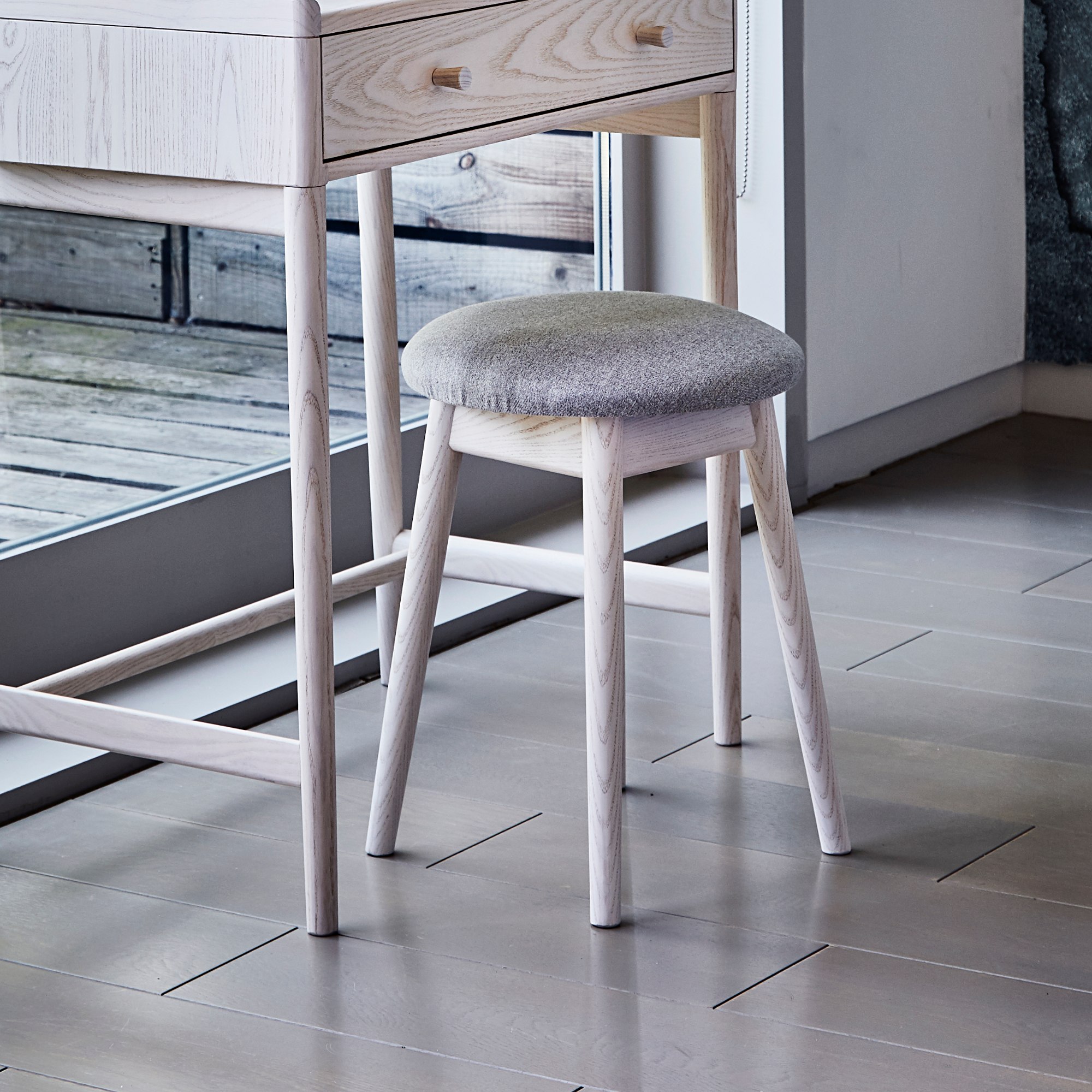 Ercol Salina Dressing Table Stool - Solent Beds & Furniture Ltd